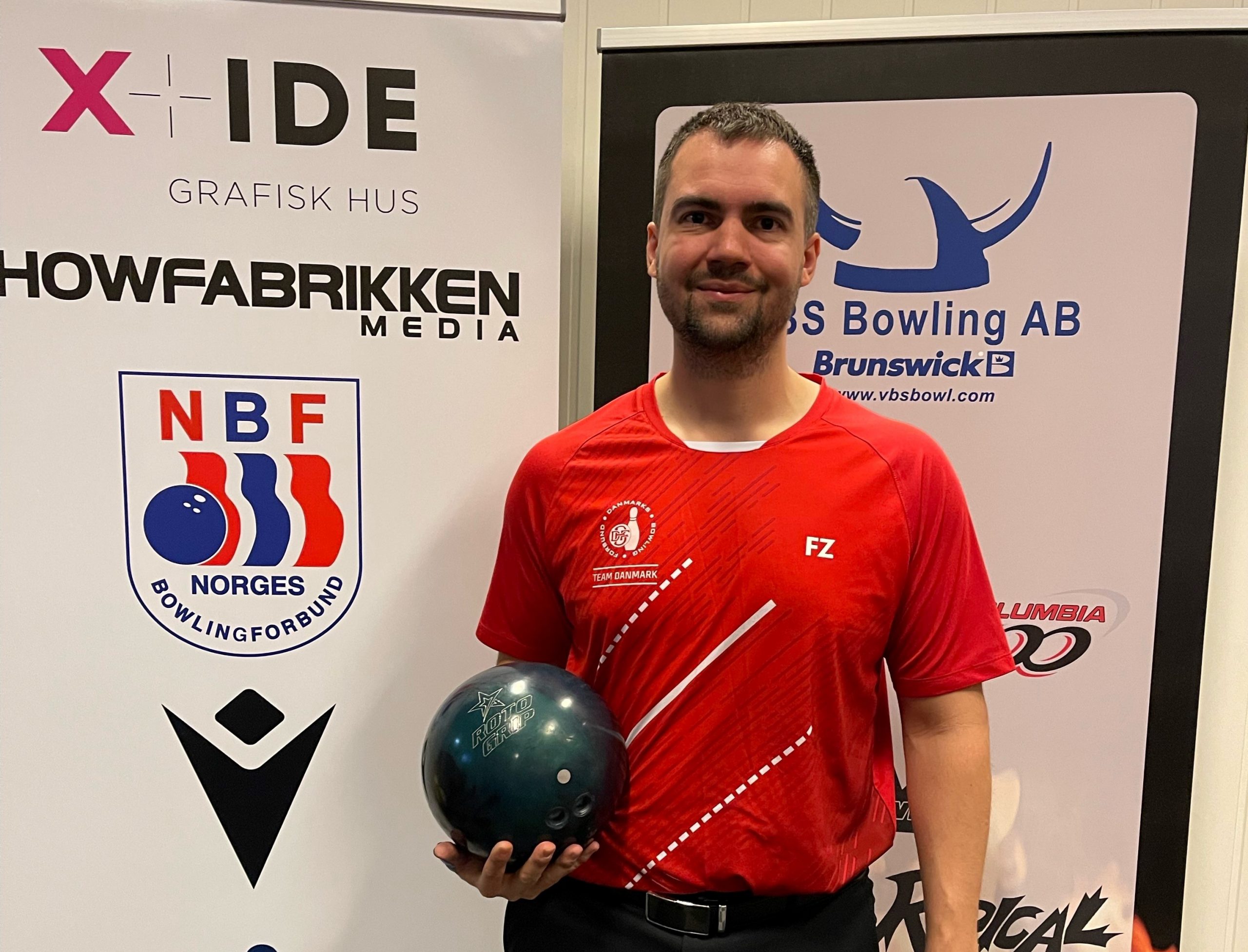 Dan Østergaard-Poulsen best i starten klokken 17:00 - Norges Bowlingforbund